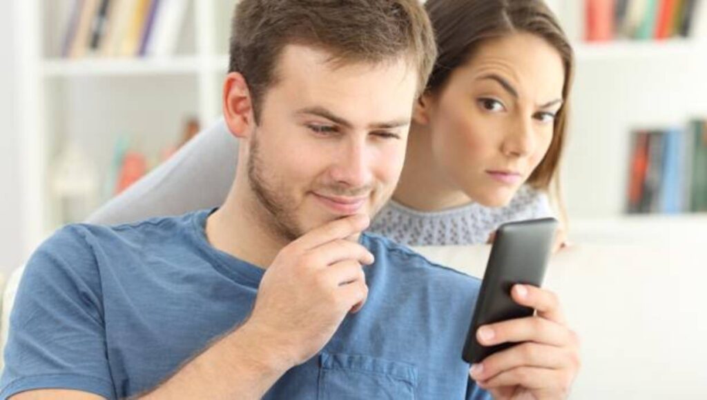 ¿CÓMO DEJAR DE SER CELOSO PARA NO DAÑAR LA RELACIÓN?