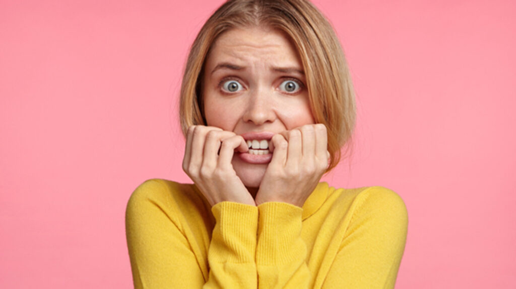 ¿QUÉ ES UNA CRISIS NERVIOSA? Y ¿POR QUÉ SE PRODUCEN?